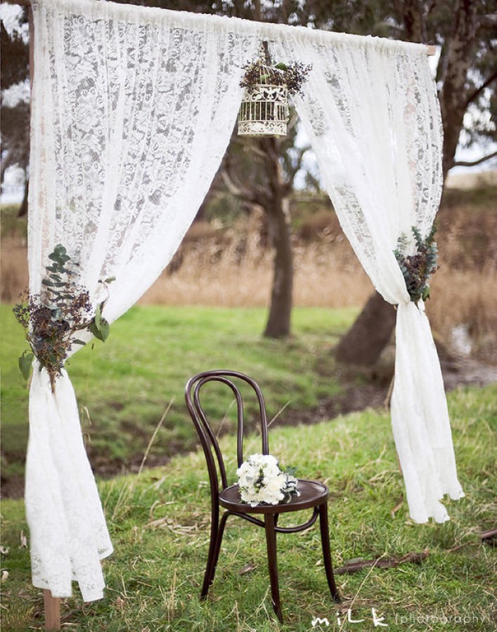 10 Gorgeous Wedding Ceremony Backdrops for Any Budget